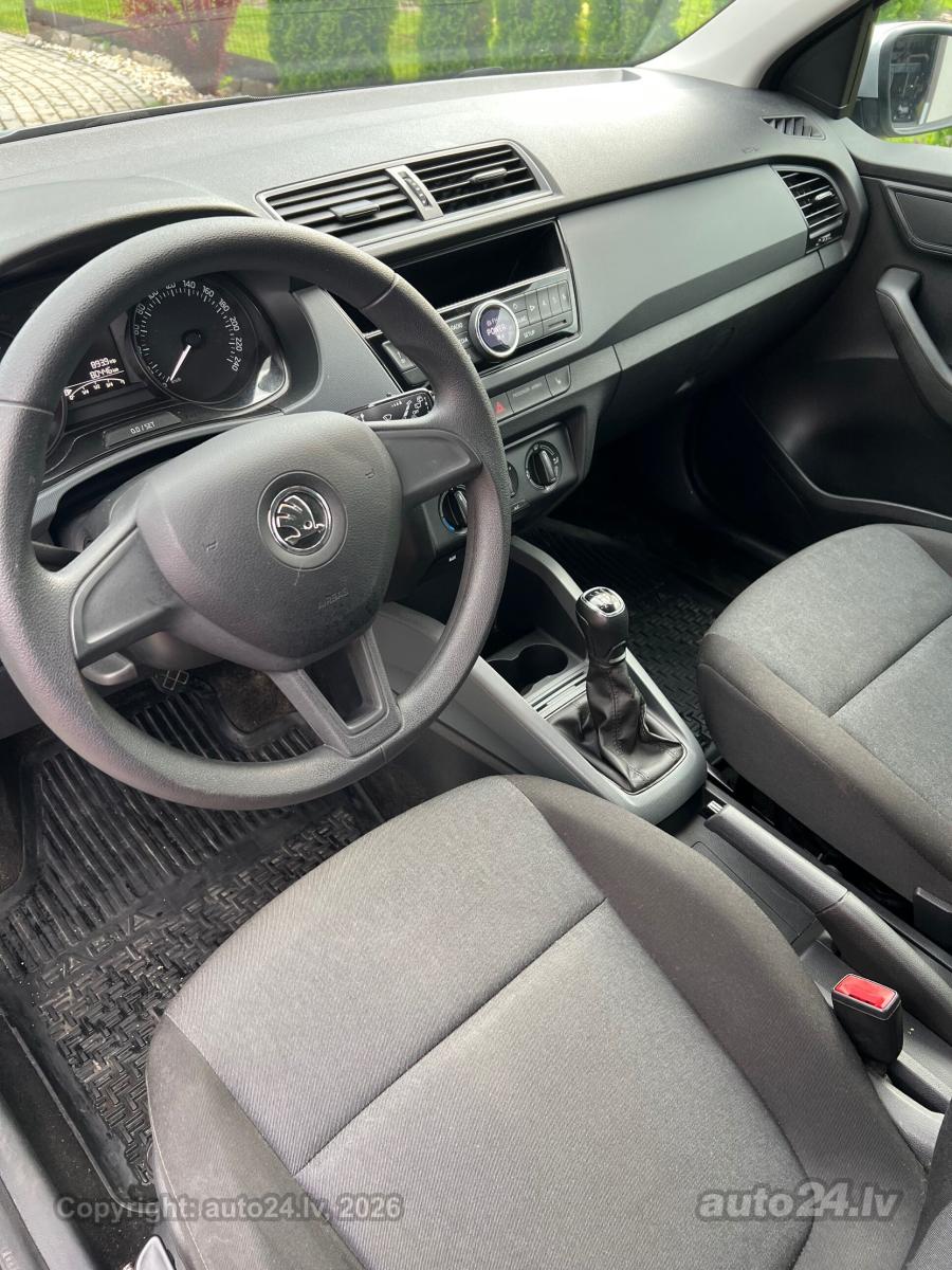 Grey Skoda Fabia 2016 in Tallinn, with an engine capacity of 1.00 L and mileage of 80 thousand km for 6500 €, photo 9 on AUTOMOTO.COM.LV