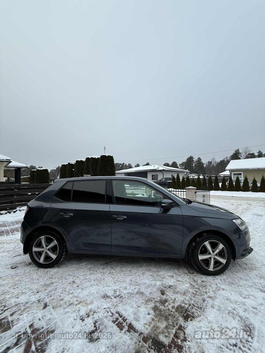 Grey Skoda Fabia 2018 in Tallinn, with an engine capacity of 1.00 L and mileage of 45 thousand km for 7300 €, photo 2 on AUTOMOTO.COM.LV