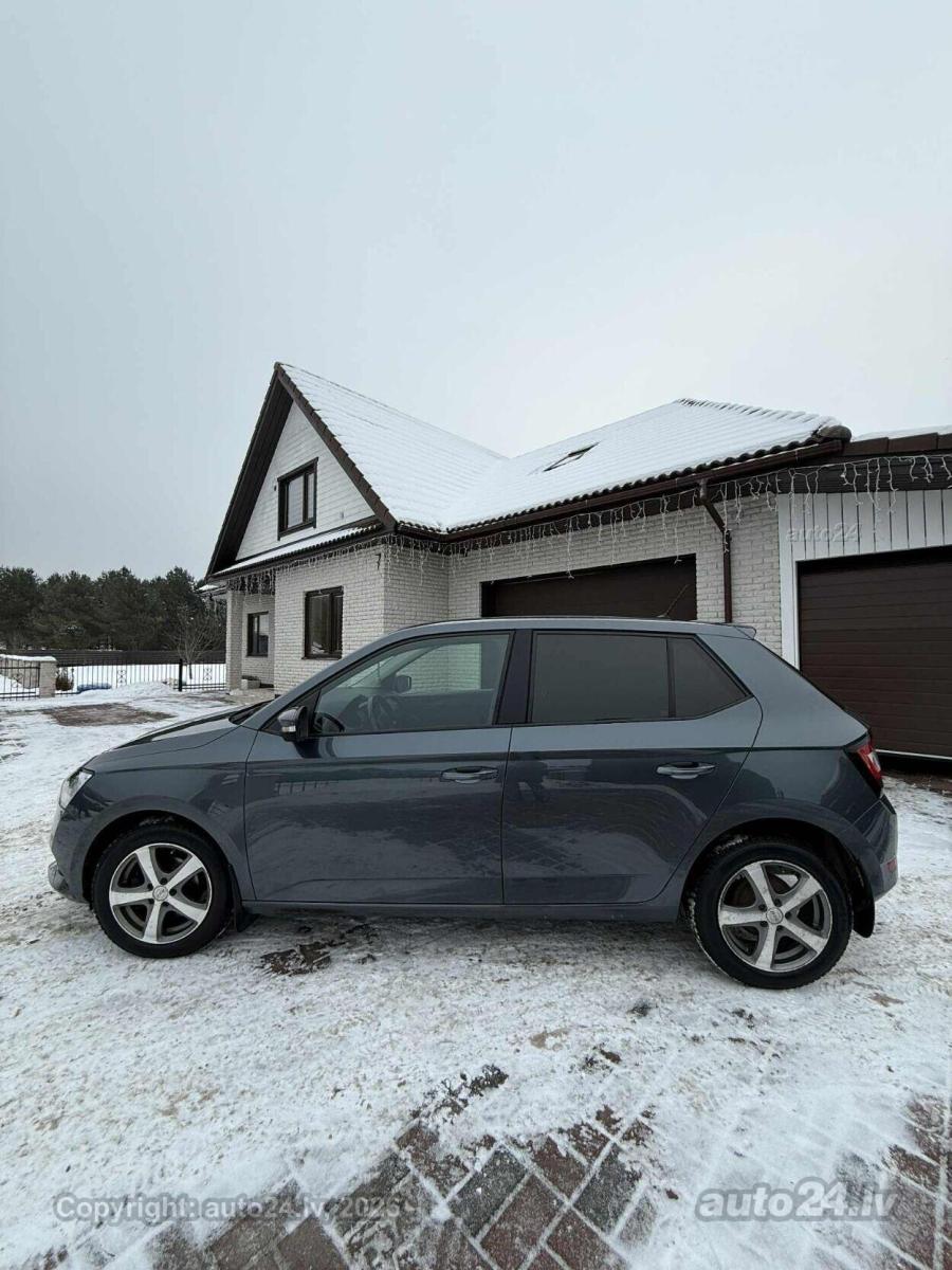 Grey Skoda Fabia 2018 in Tallinn, with an engine capacity of 1.00 L and mileage of 45 thousand km for 7300 €, photo 5 on AUTOMOTO.COM.LV