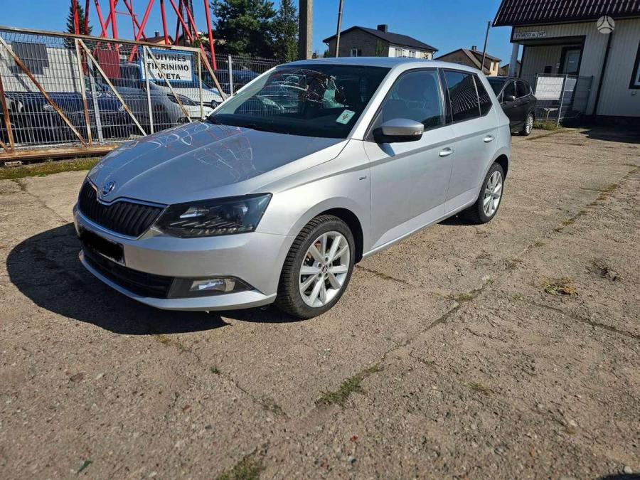 Grey Skoda Fabia 2018 in Taurage, with an engine capacity of 1.42 L and mileage of 225 thousand km for 4800 €, photo 4 on AUTOMOTO.COM.LV