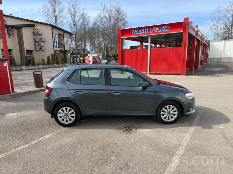 Grey Skoda Fabia 2019 in Riga, with an engine capacity of 1.00 L and mileage of 147 thousand km for 6800 €, photo 5 on AUTOMOTO.COM.LV