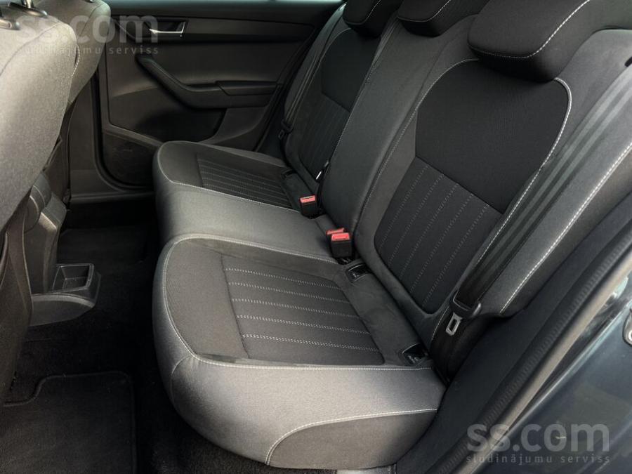 Pelēks Skoda Fabia 2019 Valmiera, ar dzinēja tilpumu 1.00 L un nobraukumu 211 tūkst. km par 7900 €, foto 21 vietnē AUTOMOTO.COM.LV