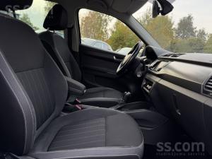 Pelēks Skoda Fabia 2019 Valmiera, ar dzinēja tilpumu 1.00 L un nobraukumu 211 tūkst. km par 7900 €, foto 22 vietnē AUTOMOTO.COM.LV