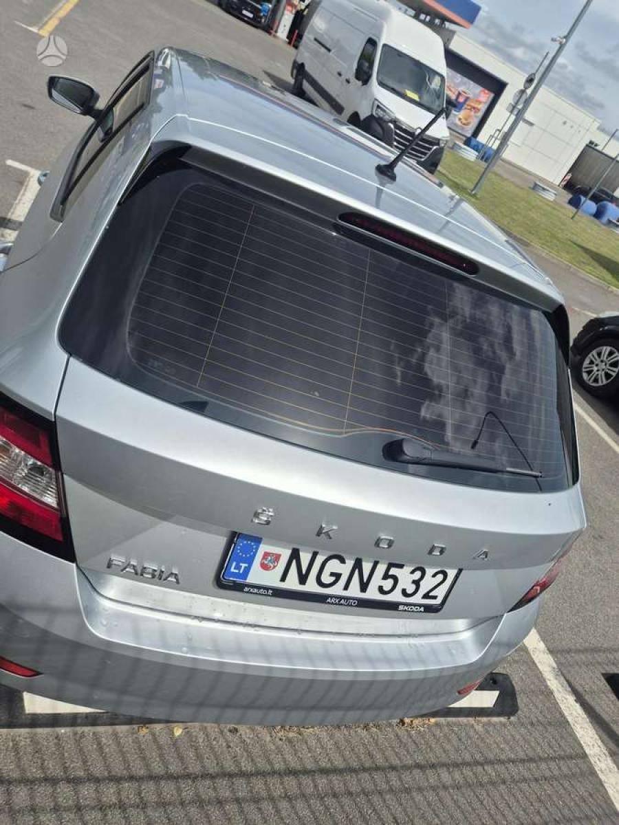 Grey Skoda Fabia 2020 in Vilnius, with an engine capacity of 1.00 L and mileage of 149 thousand km for 8200 €, photo 4 on AUTOMOTO.COM.LV