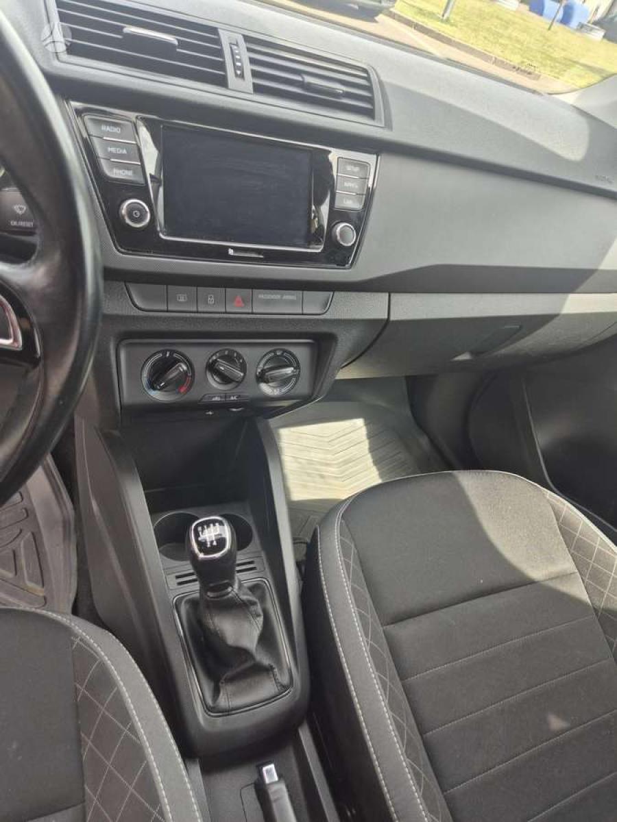 Grey Skoda Fabia 2020 in Vilnius, with an engine capacity of 1.00 L and mileage of 149 thousand km for 8200 €, photo 7 on AUTOMOTO.COM.LV