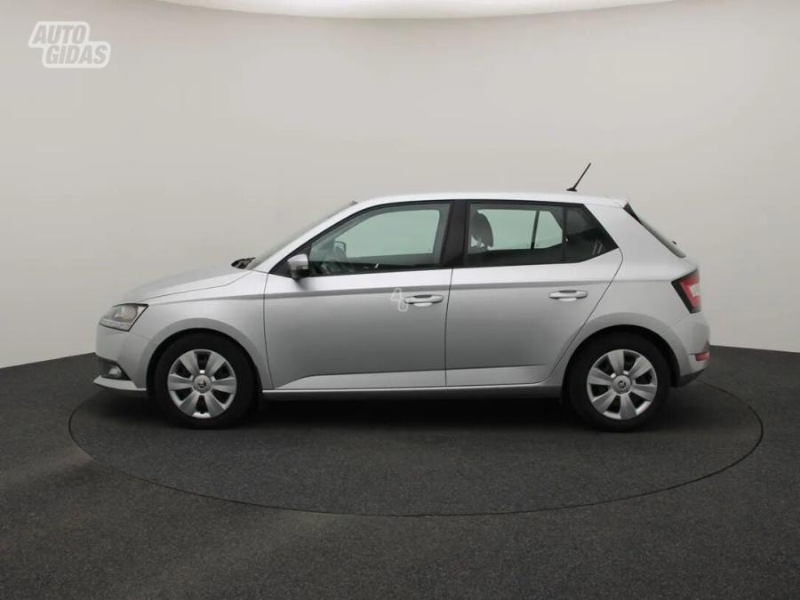 Grey Skoda Fabia 2021 in Vilnius, with an engine capacity of 1.00 L and mileage of 160 thousand km for 8799 €, photo 7 on AUTOMOTO.COM.LV