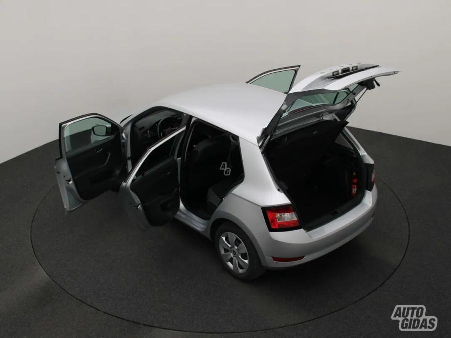 Grey Skoda Fabia 2021 in Vilnius, with an engine capacity of 1.00 L and mileage of 160 thousand km for 8799 €, photo 14 on AUTOMOTO.COM.LV