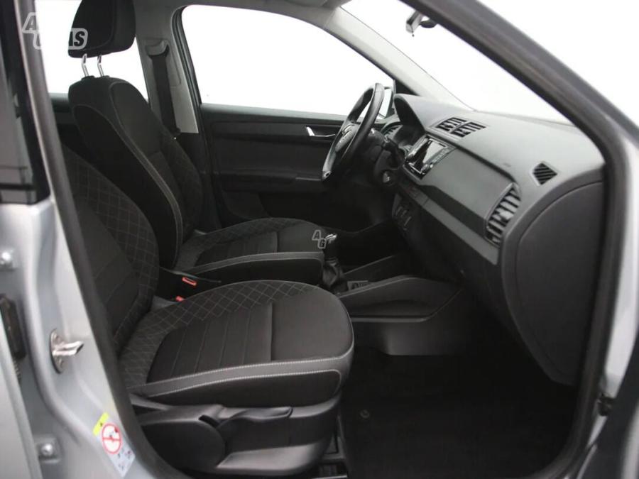 Grey Skoda Fabia 2021 in Vilnius, with an engine capacity of 1.00 L and mileage of 160 thousand km for 8799 €, photo 15 on AUTOMOTO.COM.LV