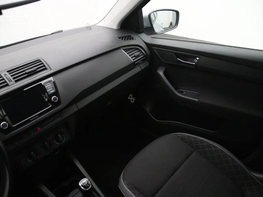 Grey Skoda Fabia 2021 in Vilnius, with an engine capacity of 1.00 L and mileage of 160 thousand km for 8799 €, photo 22 on AUTOMOTO.COM.LV