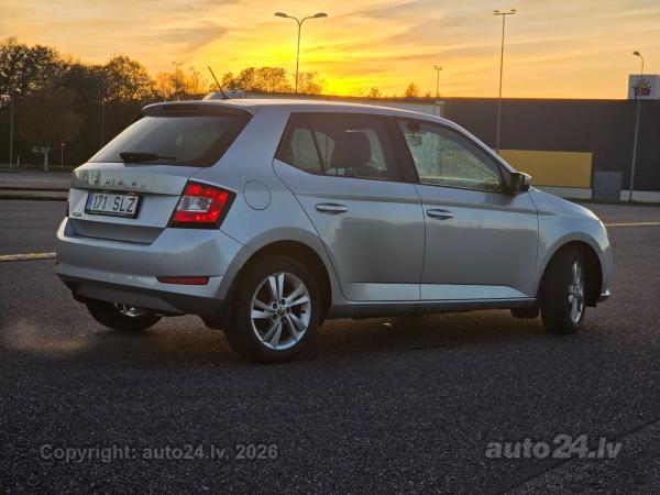 Skoda Fabia 2021 Kerdla vietnē Pelēks Skoda Fabia 2021 Kerdla, ar dzinēja tilpumu 1.00 L un nobraukumu 33 tūkst. km par 11000 €, foto 3 vietnē AUTOMOTO.COM.LV