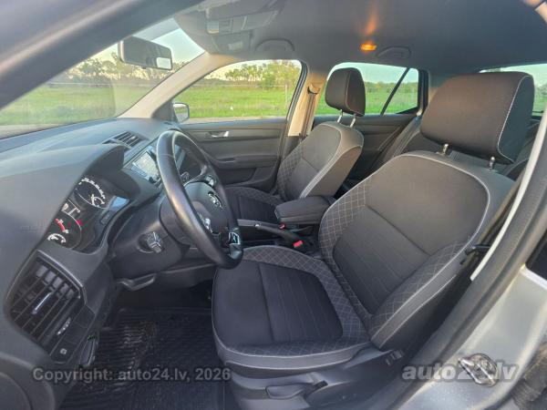 Skoda Fabia 2021 Kerdla vietnē Pelēks Skoda Fabia 2021 Kerdla, ar dzinēja tilpumu 1.00 L un nobraukumu 33 tūkst. km par 11000 €, foto 11 vietnē AUTOMOTO.COM.LV