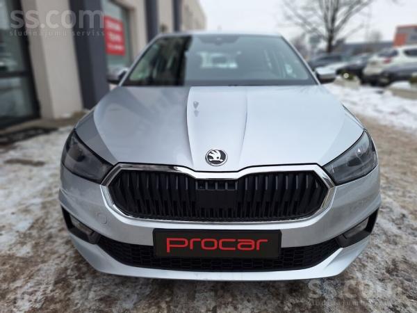 Pelēks Skoda Fabia 2022 Rīga, ar dzinēja tilpumu 1.00 L un nobraukumu 147 tūkst. km par 8950 €, foto 8 vietnē AUTOMOTO.COM.LV