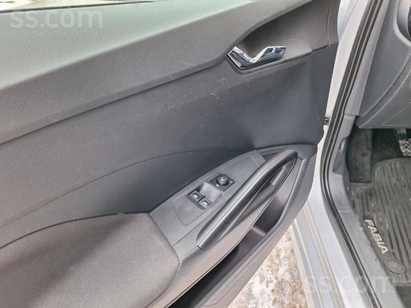 Pelēks Skoda Fabia 2022 Rīga, ar dzinēja tilpumu 1.00 L un nobraukumu 147 tūkst. km par 8950 €, foto 10 vietnē AUTOMOTO.COM.LV