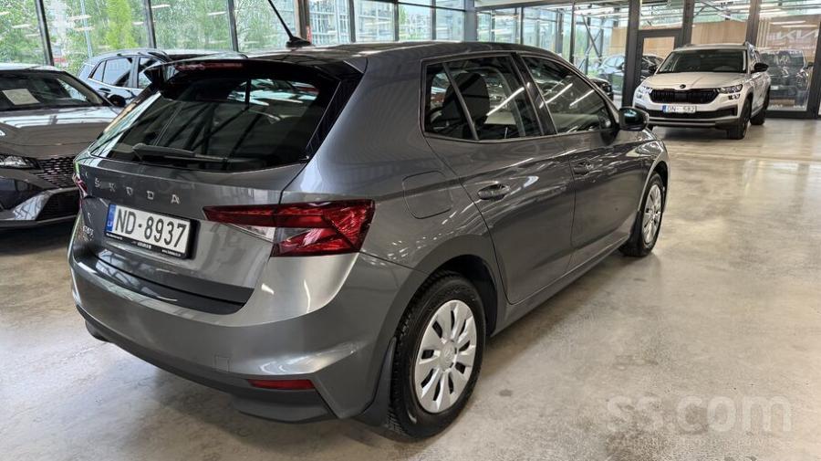 Pelēks Skoda Fabia 2022 Rīga, ar dzinēja tilpumu 1.00 L un nobraukumu 78 tūkst. km par 10900 €, foto 5 vietnē AUTOMOTO.COM.LV