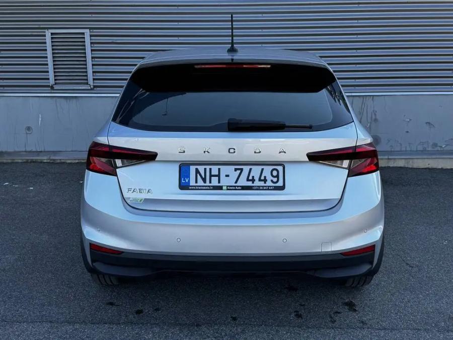 Pelēks Skoda Fabia 2022 Rīga, ar dzinēja tilpumu 1.00 L un nobraukumu 93 tūkst. km par 11900 €, foto 5 vietnē AUTOMOTO.COM.LV
