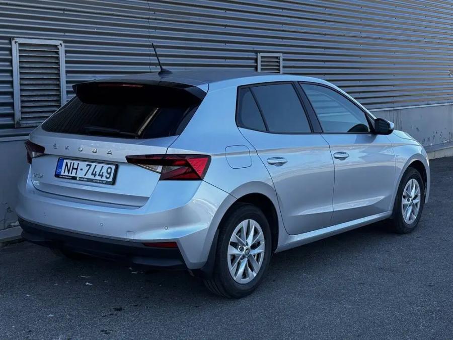Pelēks Skoda Fabia 2022 Rīga, ar dzinēja tilpumu 1.00 L un nobraukumu 93 tūkst. km par 11900 €, foto 6 vietnē AUTOMOTO.COM.LV