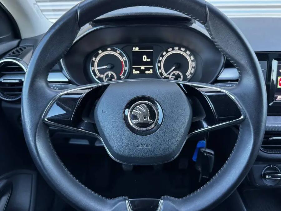 Pelēks Skoda Fabia 2022 Rīga, ar dzinēja tilpumu 1.00 L un nobraukumu 93 tūkst. km par 11900 €, foto 15 vietnē AUTOMOTO.COM.LV