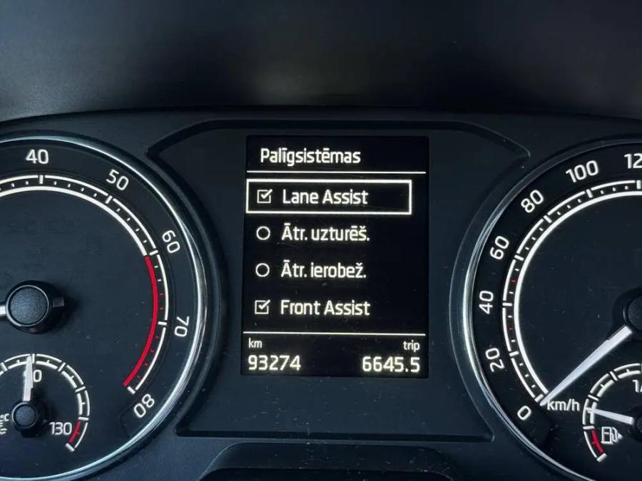 Pelēks Skoda Fabia 2022 Rīga, ar dzinēja tilpumu 1.00 L un nobraukumu 93 tūkst. km par 11900 €, foto 17 vietnē AUTOMOTO.COM.LV