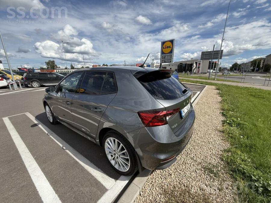 Серый Шкода Фабия 2022 в Даугавпилс, объемом двигателя 1.00 л и пробегом 22 тыс. км за 15500 €, фото 4 на AUTOMOTO.COM.LV