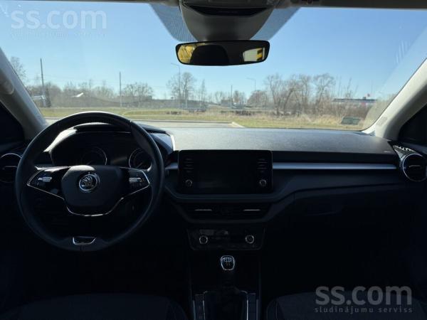 Grey Skoda Fabia 2022 in Daugavpils, with an engine capacity of 1.00 L and mileage of 22 thousand km for 15500 €, photo 5 on AUTOMOTO.COM.LV