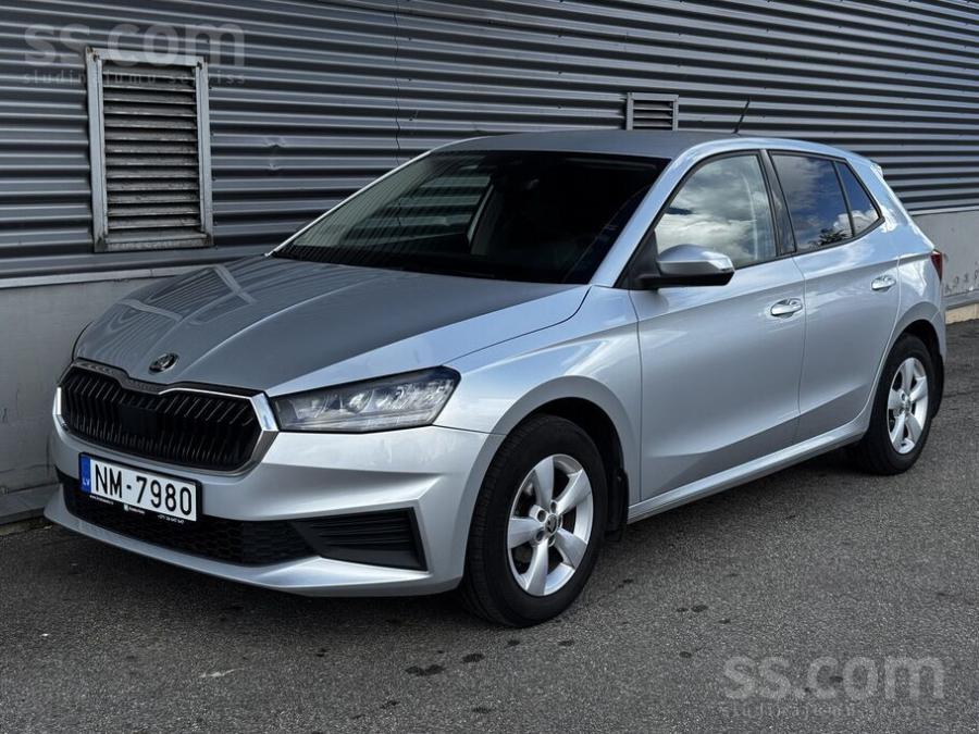 Grey Skoda Fabia 2023 in Riga, with an engine capacity of 1.00 L and mileage of 148 thousand km for 9900 €, photo 1 on AUTOMOTO.COM.LV