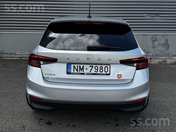 Grey Skoda Fabia 2023 in Riga, with an engine capacity of 1.00 L and mileage of 148 thousand km for 9900 €, photo 4 on AUTOMOTO.COM.LV