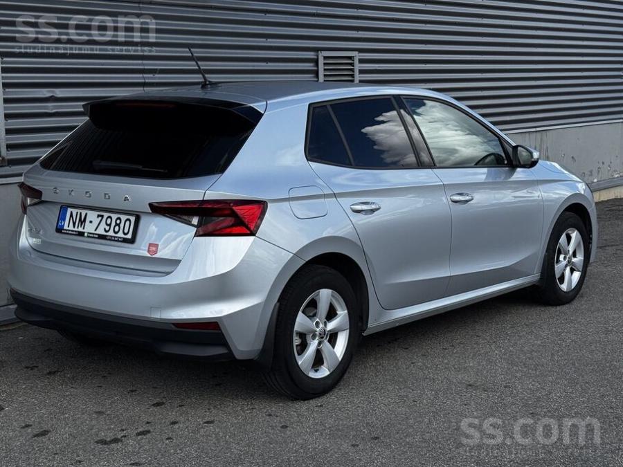 Grey Skoda Fabia 2023 in Riga, with an engine capacity of 1.00 L and mileage of 148 thousand km for 9900 €, photo 6 on AUTOMOTO.COM.LV