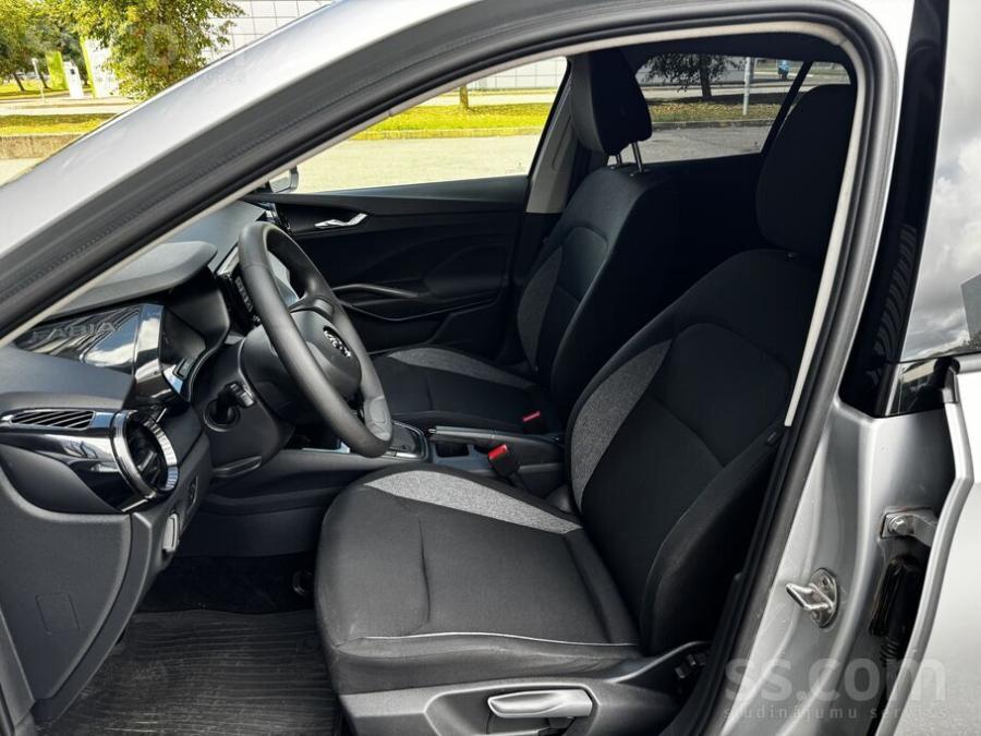 Grey Skoda Fabia 2023 in Riga, with an engine capacity of 1.00 L and mileage of 148 thousand km for 9900 €, photo 10 on AUTOMOTO.COM.LV