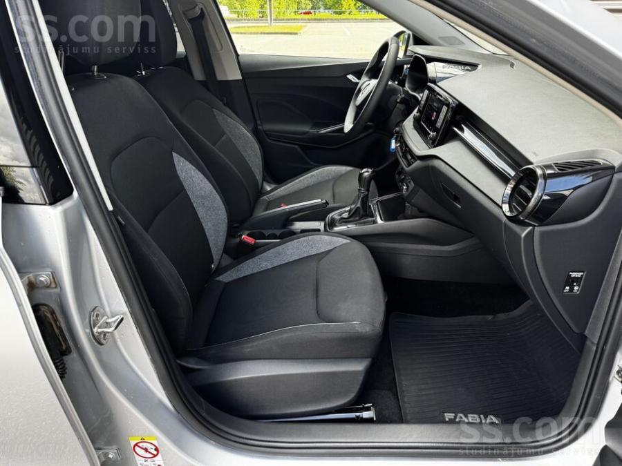 Grey Skoda Fabia 2023 in Riga, with an engine capacity of 1.00 L and mileage of 148 thousand km for 9900 €, photo 13 on AUTOMOTO.COM.LV