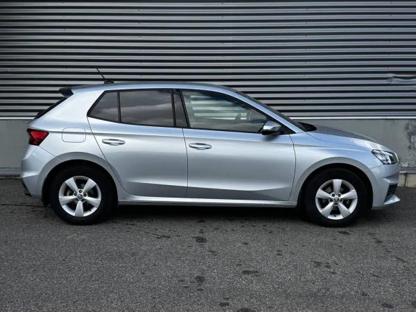 Grey Skoda Fabia 2023 in Riga, with an engine capacity of 1.00 L and mileage of 148 thousand km for 9900 €, photo 6 on AUTOMOTO.COM.LV