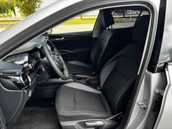 Grey Skoda Fabia 2023 in Riga, with an engine capacity of 1.00 L and mileage of 148 thousand km for 9900 €, photo 9 on AUTOMOTO.COM.LV
