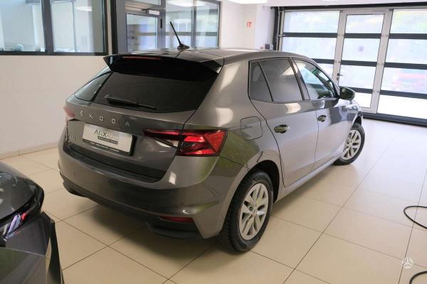 Pelēks Skoda Fabia 2023 Viļņa, ar dzinēja tilpumu 1.00 L un nobraukumu 164 tūkst. km par 11250 €, foto 2 vietnē AUTOMOTO.COM.LV