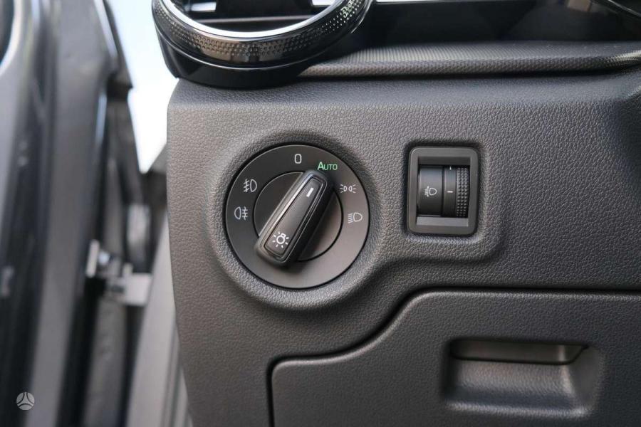 Pelēks Skoda Fabia 2023 Viļņa, ar dzinēja tilpumu 1.00 L un nobraukumu 164 tūkst. km par 11250 €, foto 22 vietnē AUTOMOTO.COM.LV