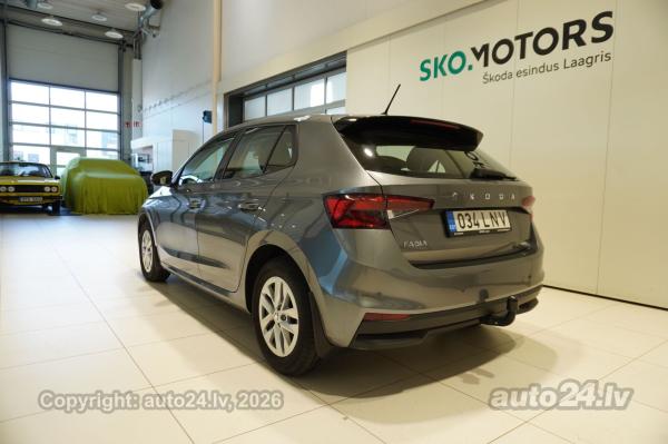 Grey Skoda Fabia 2023 in Tallinn, with an engine capacity of 1.00 L and mileage of 76 thousand km for 13900 €, photo 2 on AUTOMOTO.COM.LV