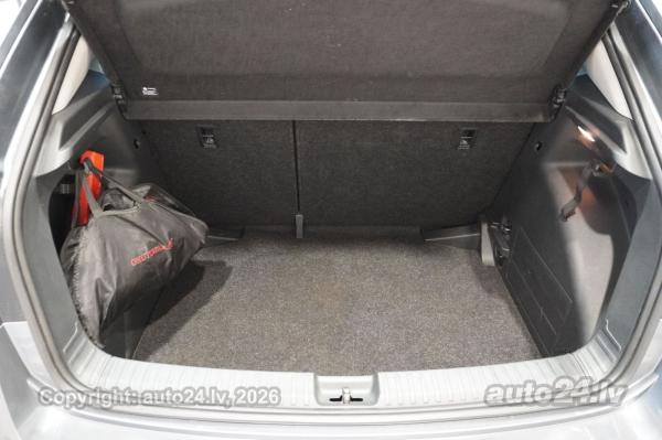 Grey Skoda Fabia 2023 in Tallinn, with an engine capacity of 1.00 L and mileage of 76 thousand km for 13900 €, photo 8 on AUTOMOTO.COM.LV