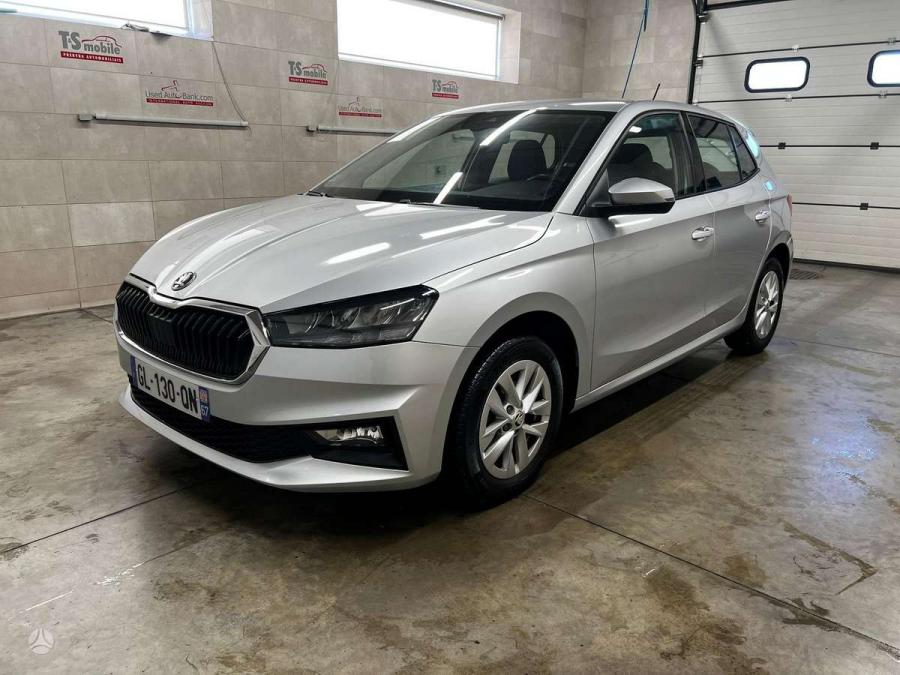 Серый Шкода Фабия 2023 в Мариямполе, объемом двигателя 1.00 л и пробегом 143 тыс. км за 9668 €, фото 1 на AUTOMOTO.COM.LV