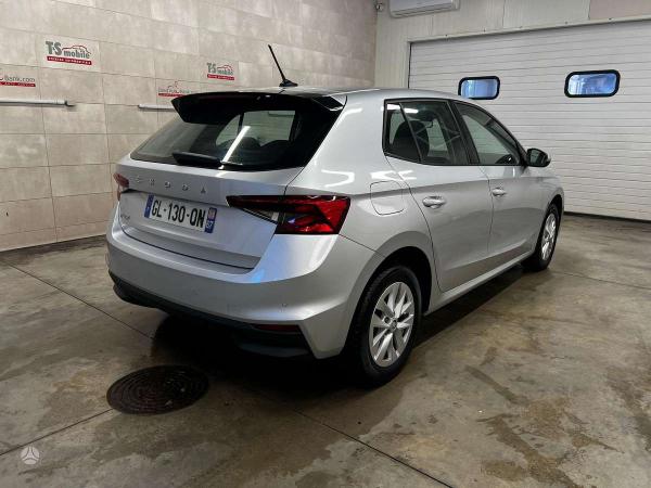 Grey Skoda Fabia 2023 in Marijampole, with an engine capacity of 1.00 L and mileage of 143 thousand km for 9668 €, photo 4 on AUTOMOTO.COM.LV