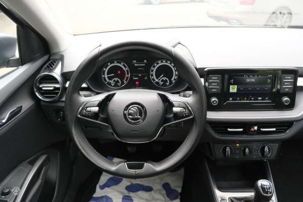 Pelēks Skoda Fabia 2023 Viļņa, ar dzinēja tilpumu 1.00 L un nobraukumu 139 tūkst. km par 11650 €, foto 5 vietnē AUTOMOTO.COM.LV