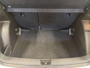Pelēks Skoda Fabia 2023 Marijampole, ar dzinēja tilpumu 1.00 L un nobraukumu 143 tūkst. km par 9075 €, foto 13 vietnē AUTOMOTO.COM.LV