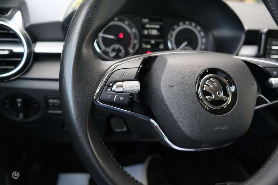 Pelēks Skoda Fabia 2023 Viļņa, ar dzinēja tilpumu 1.00 L un nobraukumu 111 tūkst. km par 11950 €, foto 19 vietnē AUTOMOTO.COM.LV