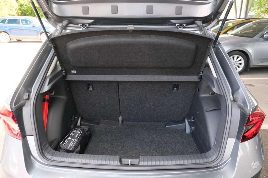 Pelēks Skoda Fabia 2023 Viļņa, ar dzinēja tilpumu 1.00 L un nobraukumu 111 tūkst. km par 11950 €, foto 24 vietnē AUTOMOTO.COM.LV