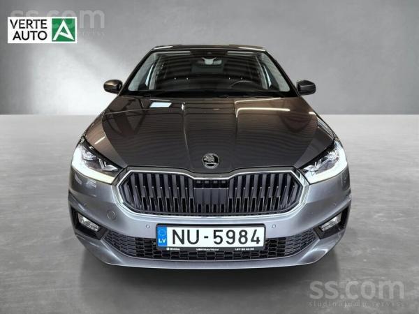 Серый Шкода Фабия 2023 в Рига, объемом двигателя 1.00 л и пробегом 59 тыс. км за 17290 €, фото 3 на AUTOMOTO.COM.LV