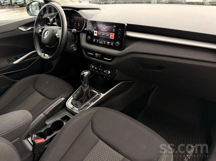 Pelēks Skoda Fabia 2023 Rīga, ar dzinēja tilpumu 1.00 L un nobraukumu 59 tūkst. km par 17290 €, foto 10 vietnē AUTOMOTO.COM.LV