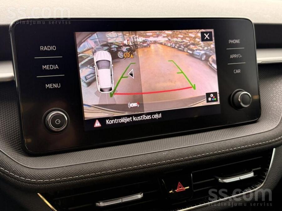 Pelēks Skoda Fabia 2023 Rīga, ar dzinēja tilpumu 1.00 L un nobraukumu 59 tūkst. km par 17290 €, foto 17 vietnē AUTOMOTO.COM.LV