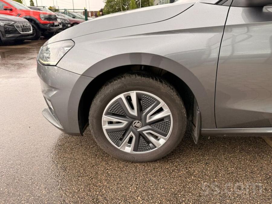 Pelēks Skoda Fabia 2023 Rīga, ar dzinēja tilpumu 1.00 L un nobraukumu 59 tūkst. km par 17290 €, foto 27 vietnē AUTOMOTO.COM.LV
