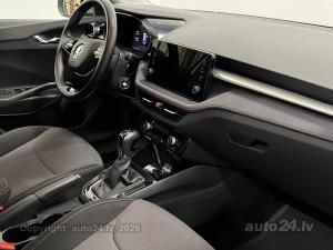 Grey Skoda Fabia 2024 in Tallinn, with an engine capacity of 1.00 L and mileage of 41 thousand km for 16490 €, photo 4 on AUTOMOTO.COM.LV