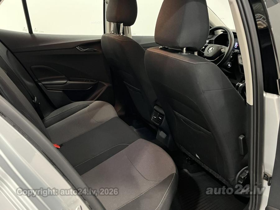 Grey Skoda Fabia 2024 in Tallinn, with an engine capacity of 1.00 L and mileage of 41 thousand km for 16490 €, photo 5 on AUTOMOTO.COM.LV