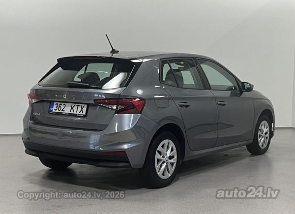 Grey Skoda Fabia 2024 in Tallinn, with an engine capacity of 1.00 L and mileage of 41 thousand km for 16490 €, photo 2 on AUTOMOTO.COM.LV