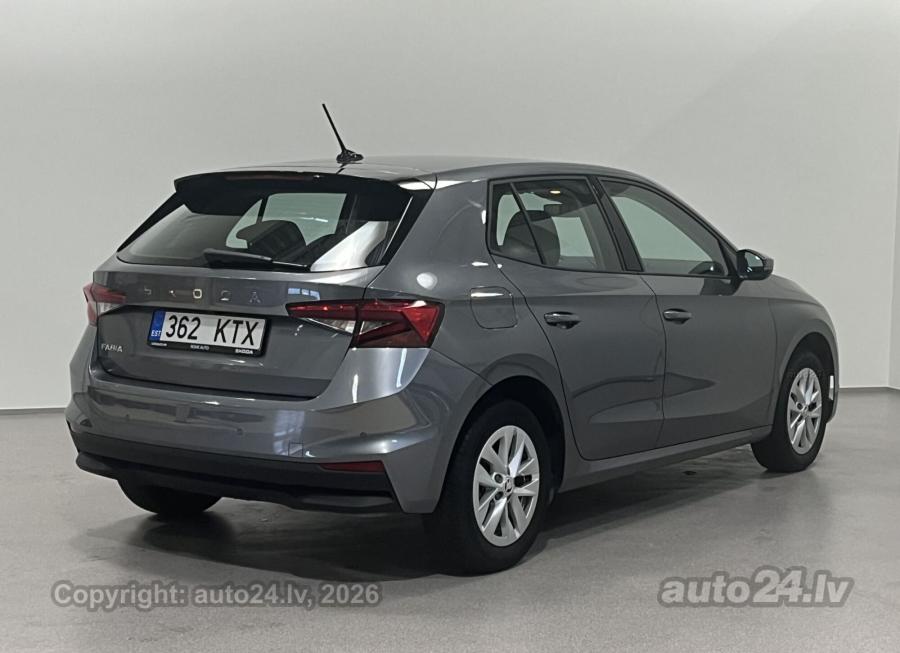 Grey Skoda Fabia 2024 in Tallinn, with an engine capacity of 1.00 L and mileage of 41 thousand km for 16490 €, photo 3 on AUTOMOTO.COM.LV