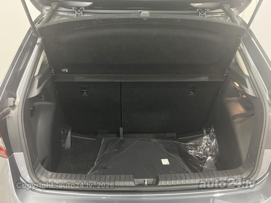 Grey Skoda Fabia 2024 in Tallinn, with an engine capacity of 1.00 L and mileage of 41 thousand km for 16490 €, photo 22 on AUTOMOTO.COM.LV